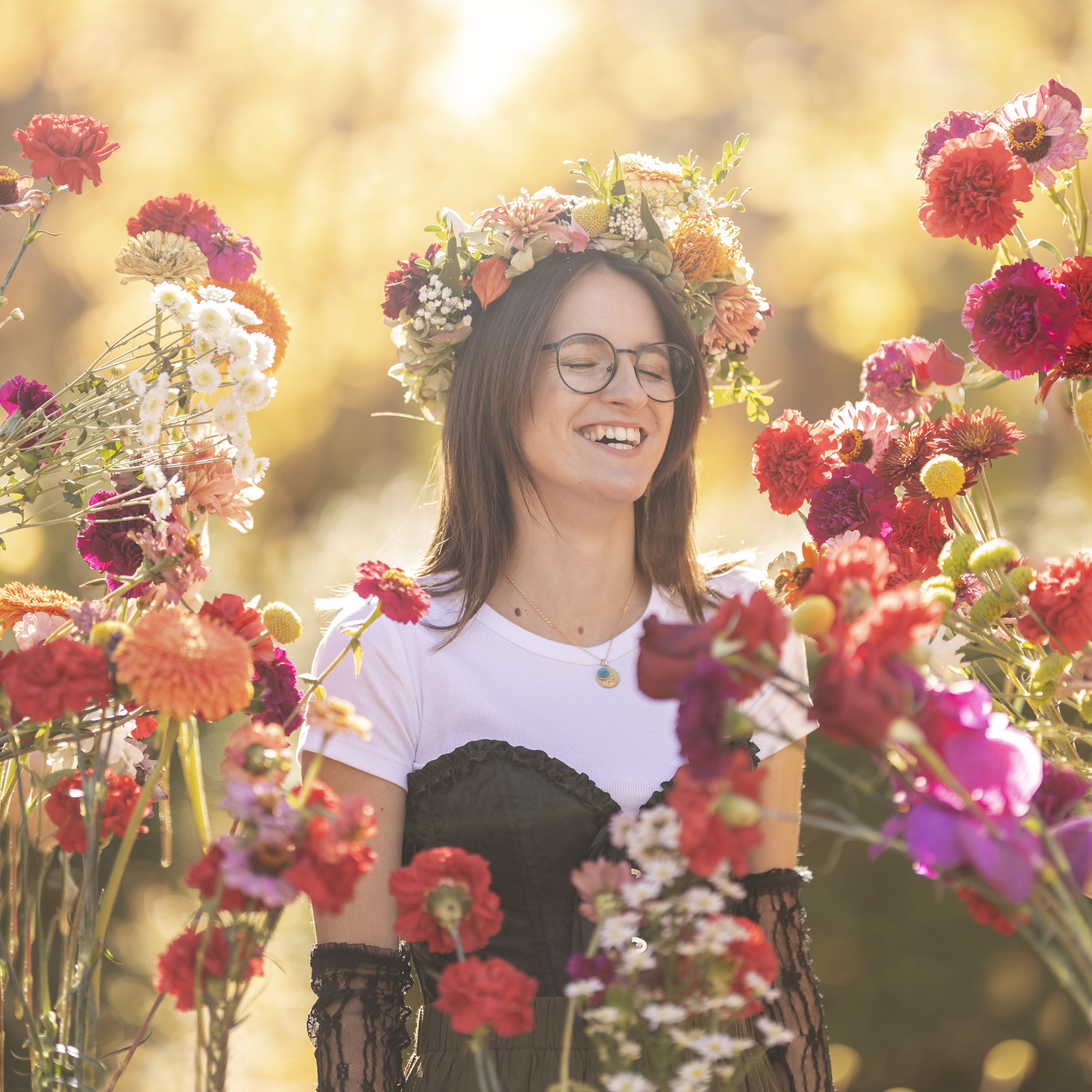 La exconcursante de LA VOZ Paula Serrano presenta su nuevo single «Solo ...